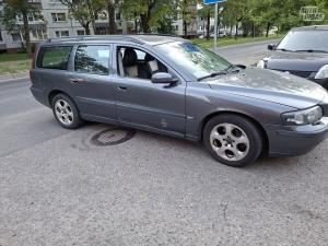 Volvo V70 2004 in Vilnius, with an engine capacity of 2.40 L and mileage of 2 thousand km for 399 €, photo 4 on AUTOMOTO.COM.LV