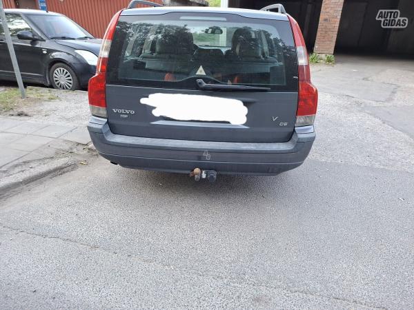 Volvo V70 2004 in Vilnius, with an engine capacity of 2.40 L and mileage of 2 thousand km for 399 €, photo 4 on AUTOMOTO.COM.LV