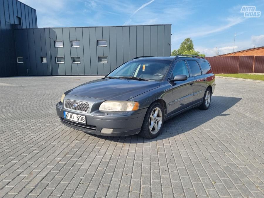 Volvo V70 2004 Šauļi, ar dzinēja tilpumu 2.40 L un nobraukumu 550 tūkst. km par 1250 €, foto 1 vietnē AUTOMOTO.COM.LV