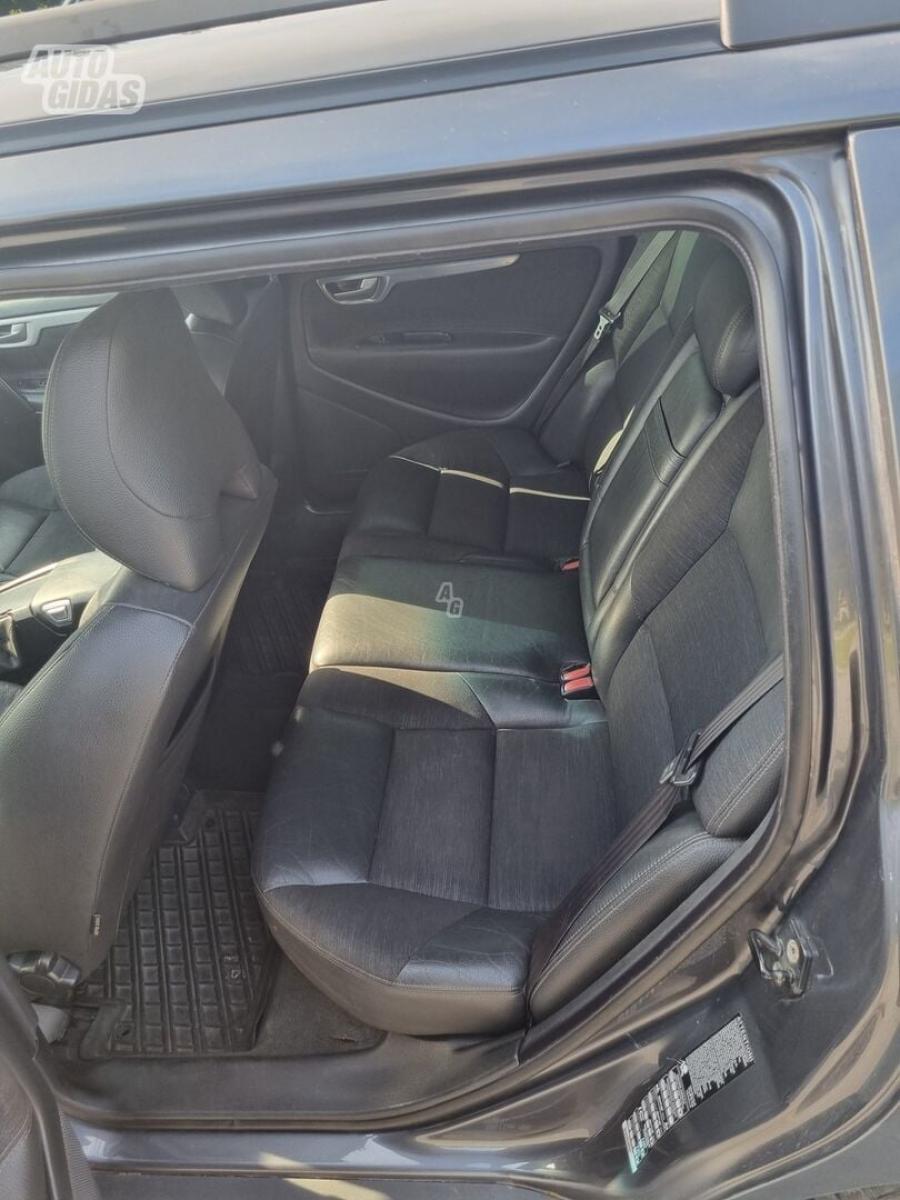 Volvo V70 2004 Šauļi, ar dzinēja tilpumu 2.40 L un nobraukumu 550 tūkst. km par 1250 €, foto 7 vietnē AUTOMOTO.COM.LV