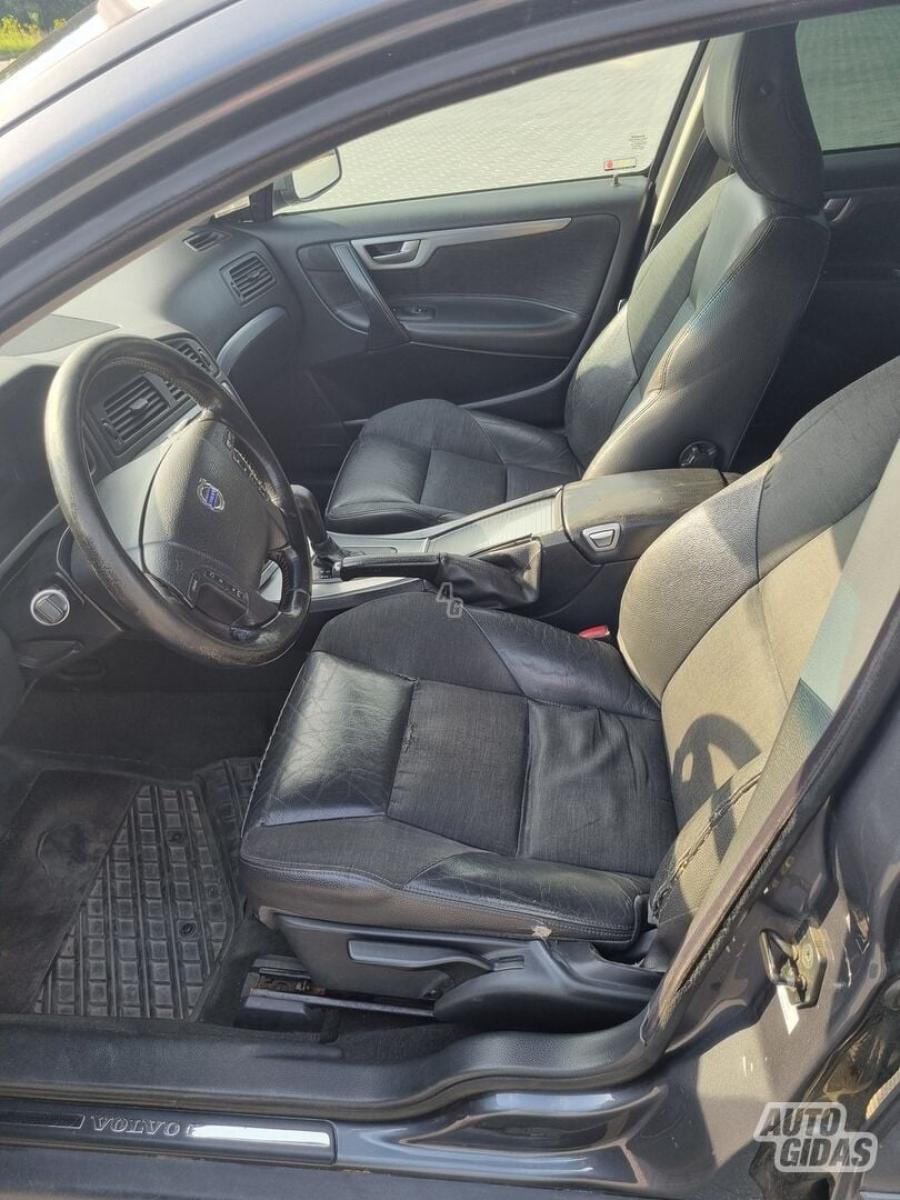 Volvo V70 2004 Šauļi, ar dzinēja tilpumu 2.40 L un nobraukumu 550 tūkst. km par 1250 €, foto 9 vietnē AUTOMOTO.COM.LV