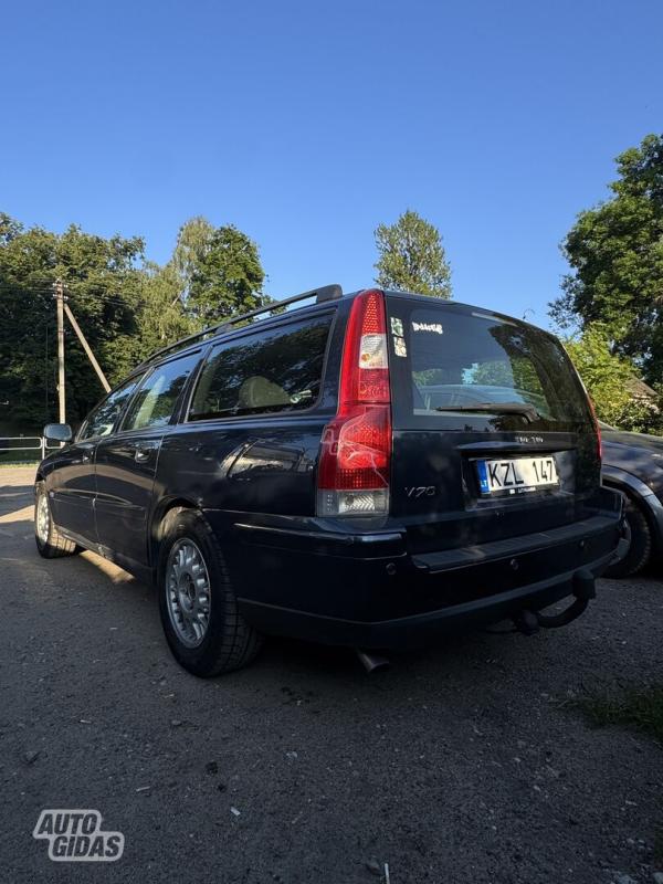 Volvo V70 2004 Viļņa, ar dzinēja tilpumu 2.40 L un nobraukumu 420 tūkst. km par 1250 €, foto 2 vietnē AUTOMOTO.COM.LV