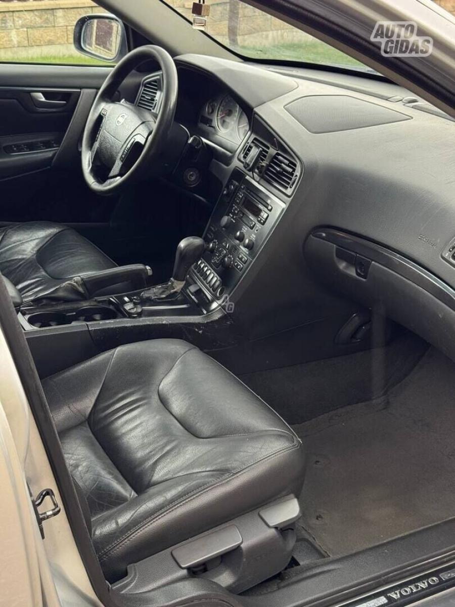 Volvo V70 2004 Šalčininkai, ar dzinēja tilpumu 2.40 L un nobraukumu 435 tūkst. km par 1650 €, foto 11 vietnē AUTOMOTO.COM.LV