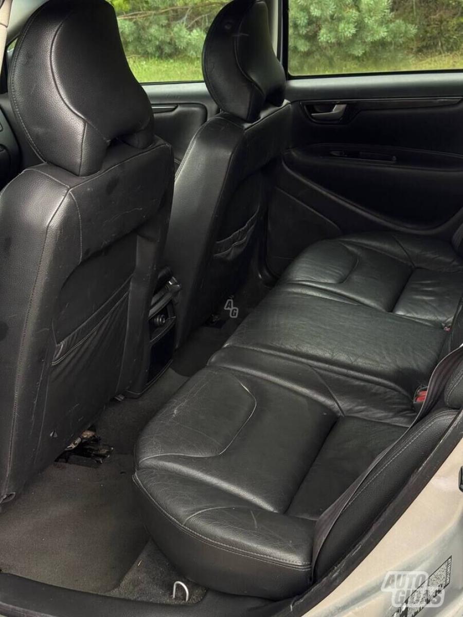 Volvo V70 2004 Šalčininkai, ar dzinēja tilpumu 2.40 L un nobraukumu 435 tūkst. km par 1650 €, foto 13 vietnē AUTOMOTO.COM.LV