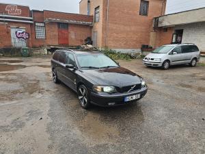 Вольво В70 2004 в Каунас, объемом двигателя 2.50 л и пробегом 325 тыс. км за 999 €, фото  на AUTOMOTO.COM.LV