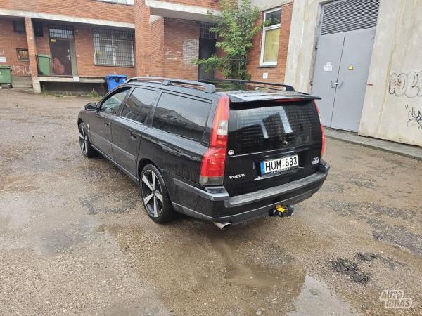 Volvo V70 2004 in Kaunas, with an engine capacity of 2.50 L and mileage of 325 thousand km for 999 €, photo 9 on AUTOMOTO.COM.LV