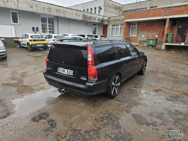 Volvo V70 2004 in Kaunas, with an engine capacity of 2.50 L and mileage of 325 thousand km for 999 €, photo 10 on AUTOMOTO.COM.LV