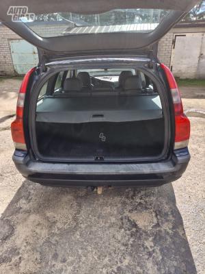 Volvo V70 2004 in Ariogala, with an engine capacity of 2.40 L and mileage of 336 thousand km for 2100 €, photo 4 on AUTOMOTO.COM.LV