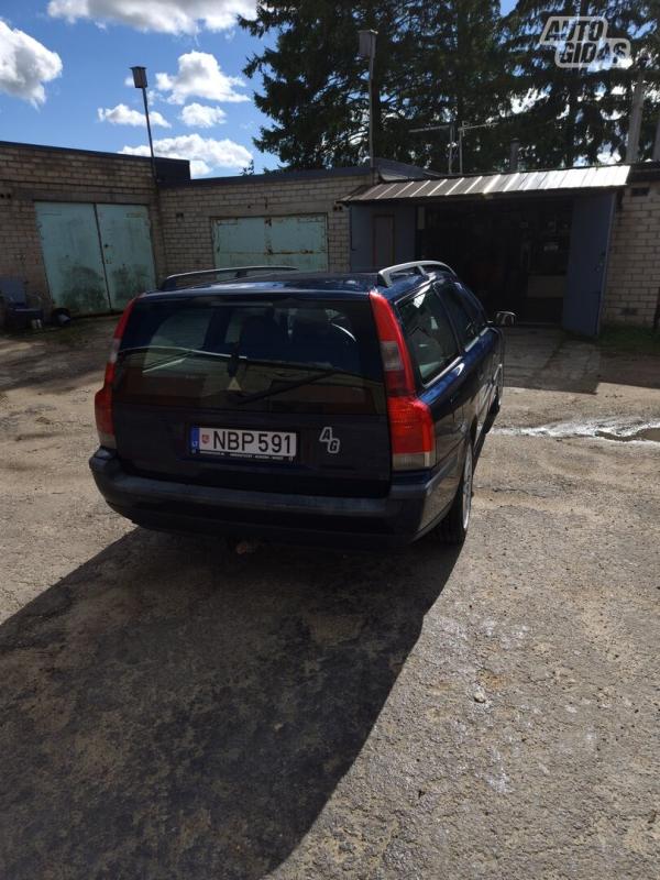 Volvo V70 2004 in Ariogala, with an engine capacity of 2.40 L and mileage of 336 thousand km for 2100 €, photo 7 on AUTOMOTO.COM.LV