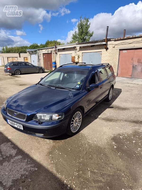 Volvo V70 2004 in Ariogala, with an engine capacity of 2.40 L and mileage of 336 thousand km for 2100 €, photo 8 on AUTOMOTO.COM.LV