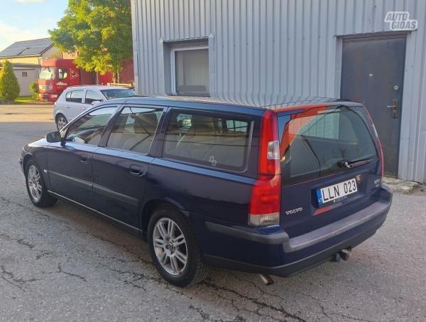 Вольво В70 2004 в Клайпеда, объемом двигателя 2.40 л и пробегом 600 тыс. км за 1200 €, фото 4 на AUTOMOTO.COM.LV