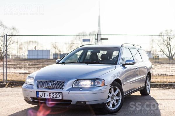 Volvo V70 2005 in Riga, with an engine capacity of 2.40 L and mileage of 415 thousand km for 6490 €, photo 1 on AUTOMOTO.COM.LV