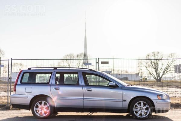 Volvo V70 2005 in Riga, with an engine capacity of 2.40 L and mileage of 415 thousand km for 6490 €, photo 5 on AUTOMOTO.COM.LV