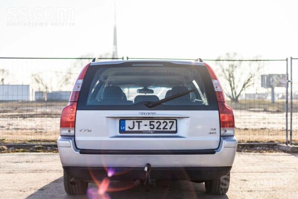 Volvo V70 2005 in Riga, with an engine capacity of 2.40 L and mileage of 415 thousand km for 6490 €, photo 8 on AUTOMOTO.COM.LV