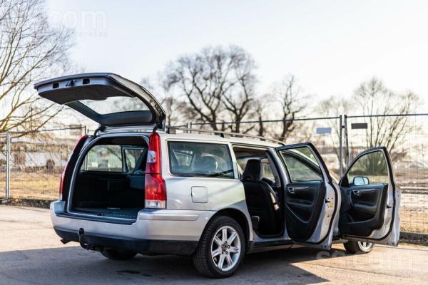 Volvo V70 2005 in Riga, with an engine capacity of 2.40 L and mileage of 415 thousand km for 6490 €, photo 9 on AUTOMOTO.COM.LV