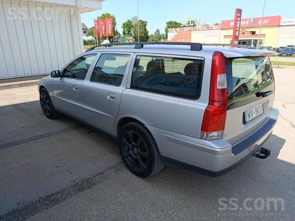 Volvo V70 2005 Jēkabpils, ar dzinēja tilpumu 2.40 L un nobraukumu 389 tūkst. km par 2500 €, foto 2 vietnē AUTOMOTO.COM.LV