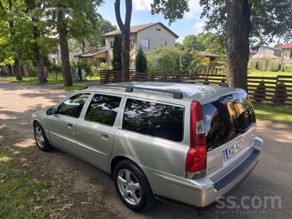 Volvo V70 2005 in Valmiera, with an engine capacity of 2.40 L and mileage of 393 thousand km for 1450 €, photo 7 on AUTOMOTO.COM.LV