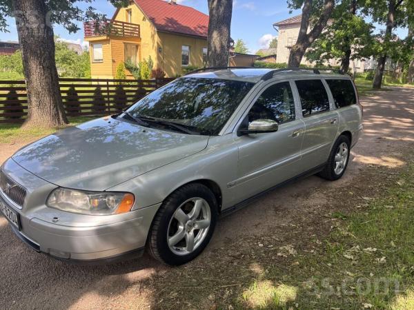 Volvo V70 2005 in Valmiera, with an engine capacity of 2.40 L and mileage of 393 thousand km for 1450 €, photo 9 on AUTOMOTO.COM.LV