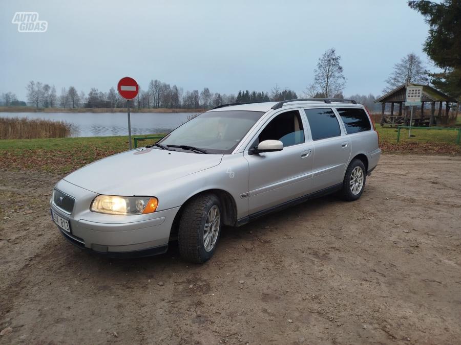 Volvo V70 2005 in Pakruojis, with an engine capacity of 2.40 L and mileage of 470 thousand km for 1450 €, photo 1 on AUTOMOTO.COM.LV