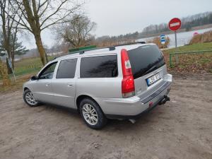 Volvo V70 2005 in Pakruojis, with an engine capacity of 2.40 L and mileage of 470 thousand km for 1450 €, photo 2 on AUTOMOTO.COM.LV