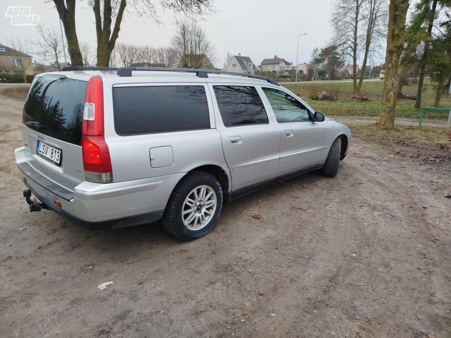 Volvo V70 2005 in Pakruojis, with an engine capacity of 2.40 L and mileage of 470 thousand km for 1450 €, photo 3 on AUTOMOTO.COM.LV