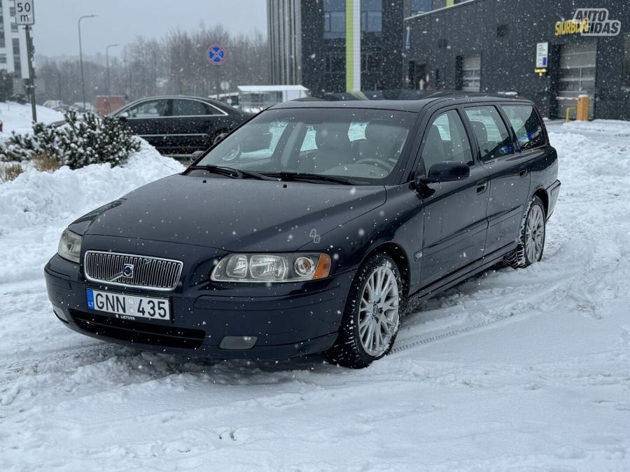 Volvo V70 2005 Viļņa, ar dzinēja tilpumu 2.40 L un nobraukumu 335 tūkst. km par 1550 €, foto 1 vietnē AUTOMOTO.COM.LV