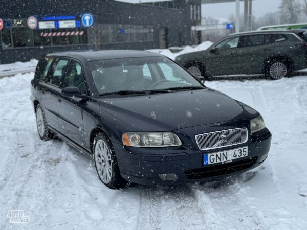 Volvo V70 2005 in Vilnius, with an engine capacity of 2.40 L and mileage of 335 thousand km for 1550 €, photo 2 on AUTOMOTO.COM.LV