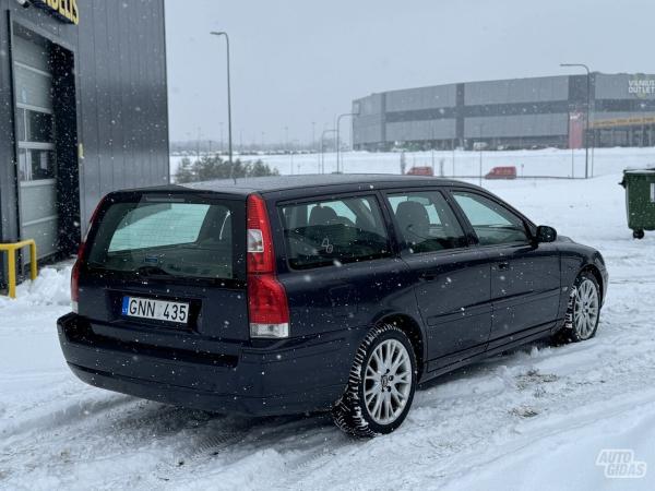 Volvo V70 2005 in Vilnius, with an engine capacity of 2.40 L and mileage of 335 thousand km for 1550 €, photo 3 on AUTOMOTO.COM.LV