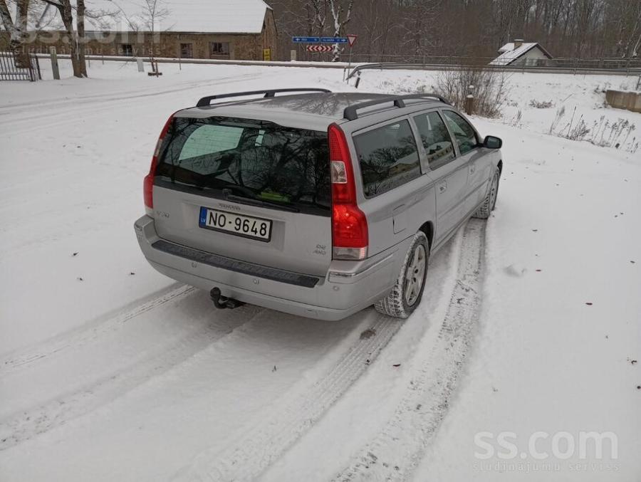 Volvo V70 2005 Rīga, ar dzinēja tilpumu 2.40 L un nobraukumu 270 tūkst. km par 2999 €, foto 7 vietnē AUTOMOTO.COM.LV