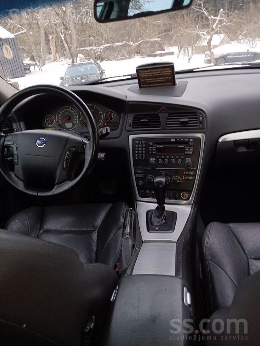 Volvo V70 2005 Rīga, ar dzinēja tilpumu 2.40 L un nobraukumu 270 tūkst. km par 2999 €, foto 10 vietnē AUTOMOTO.COM.LV