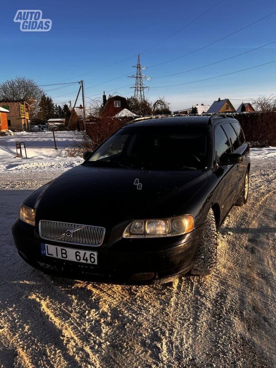Volvo V70 2005 in Vilnius, with an engine capacity of 2.40 L and mileage of 314 thousand km for 970 €, photo 2 on AUTOMOTO.COM.LV