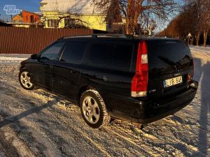 Volvo V70 2005 in Vilnius, with an engine capacity of 2.40 L and mileage of 314 thousand km for 970 €, photo 4 on AUTOMOTO.COM.LV