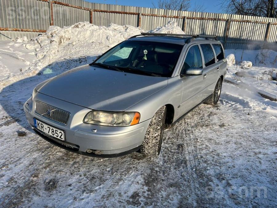 Volvo V70 2005 Rīga, ar dzinēja tilpumu 2.50 L un nobraukumu 328 tūkst. km par 2150 €, foto 1 vietnē AUTOMOTO.COM.LV