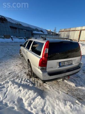 Volvo V70 2005 Rīga, ar dzinēja tilpumu 2.50 L un nobraukumu 328 tūkst. km par 2150 €, foto 3 vietnē AUTOMOTO.COM.LV