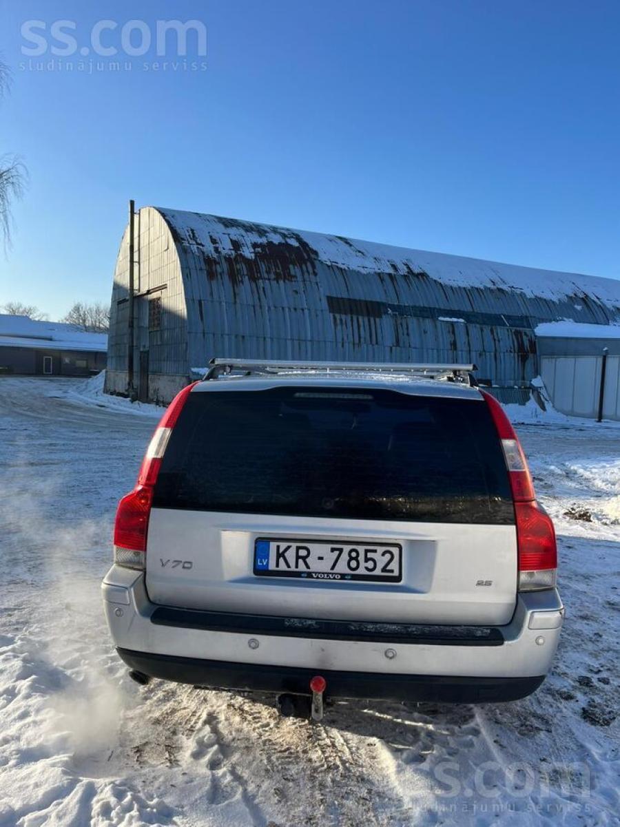 Volvo V70 2005 Rīga, ar dzinēja tilpumu 2.50 L un nobraukumu 328 tūkst. km par 2150 €, foto 4 vietnē AUTOMOTO.COM.LV