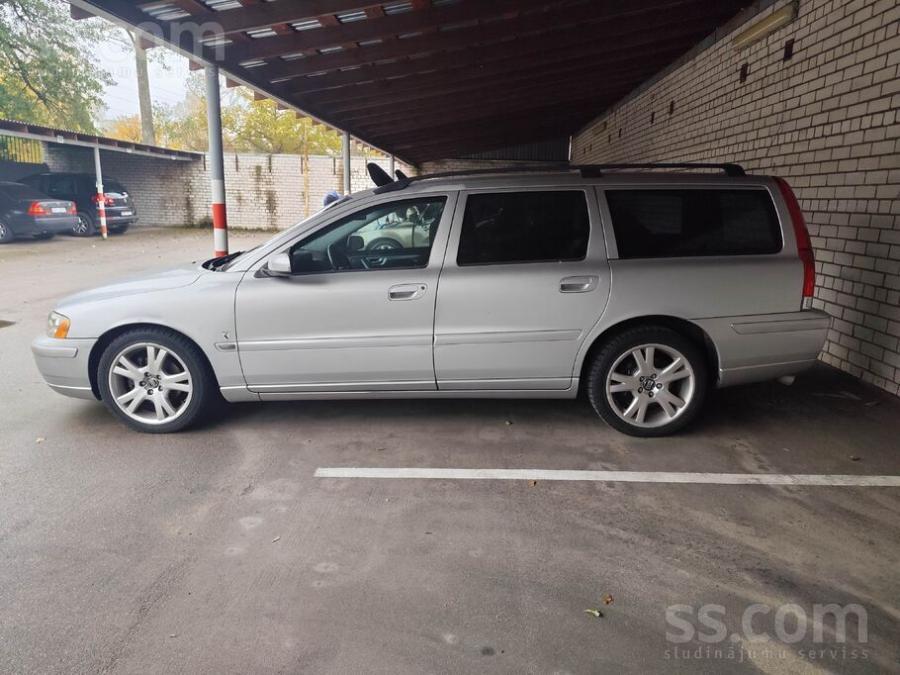 Volvo V70 2005 in Riga, with an engine capacity of 2.40 L and mileage of 420 thousand km for 2600 €, photo 1 on AUTOMOTO.COM.LV
