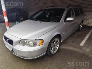 Volvo V70 2005 in Riga, with an engine capacity of 2.40 L and mileage of 420 thousand km for 2600 €, photo 4 on AUTOMOTO.COM.LV