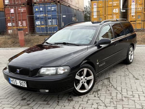 Volvo V70 2005 Viļņa, ar dzinēja tilpumu 2.50 L un nobraukumu 240 tūkst. km par 1450 €, foto 1 vietnē AUTOMOTO.COM.LV