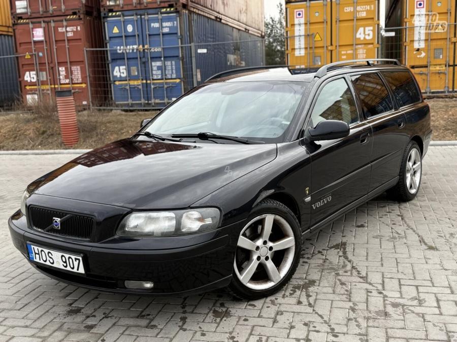Volvo V70 2005 Viļņa, ar dzinēja tilpumu 2.50 L un nobraukumu 240 tūkst. km par 1450 €, foto 1 vietnē AUTOMOTO.COM.LV