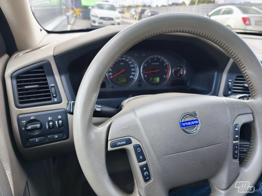 Volvo V70 2005 Kauņa, ar dzinēja tilpumu 2.40 L un nobraukumu 357 tūkst. km par 800 €, foto 13 vietnē AUTOMOTO.COM.LV