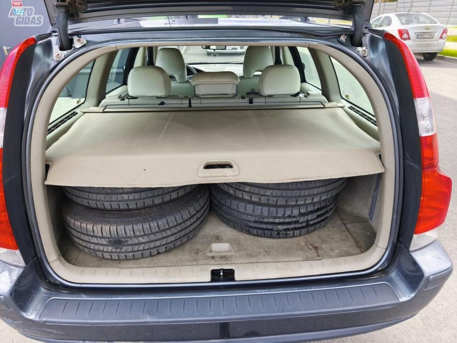 Volvo V70 2005 Kauņa, ar dzinēja tilpumu 2.40 L un nobraukumu 357 tūkst. km par 800 €, foto 18 vietnē AUTOMOTO.COM.LV