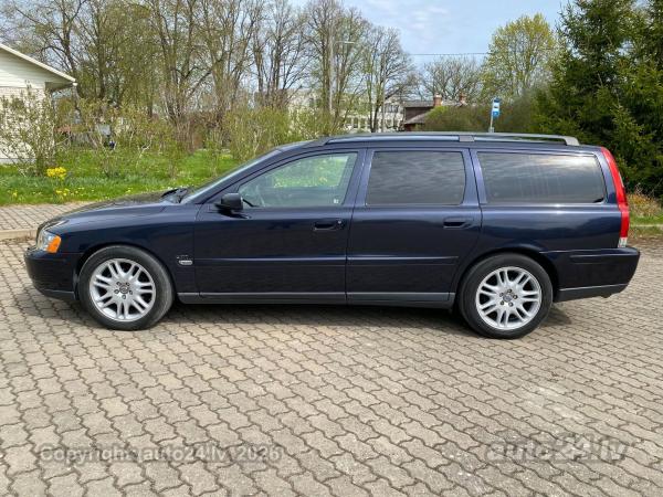 Volvo V70 2005 in Paide, with an engine capacity of 2.40 L and mileage of 409 thousand km for 3690 €, photo 4 on AUTOMOTO.COM.LV
