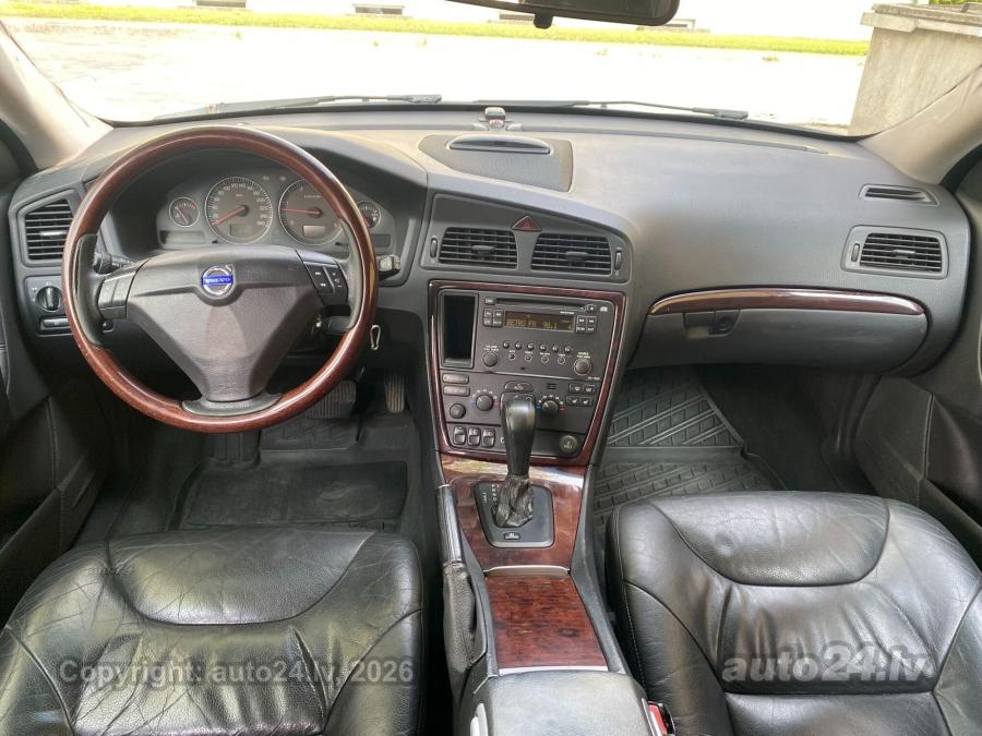 Volvo V70 2005 in Paide, with an engine capacity of 2.40 L and mileage of 409 thousand km for 3690 €, photo 10 on AUTOMOTO.COM.LV