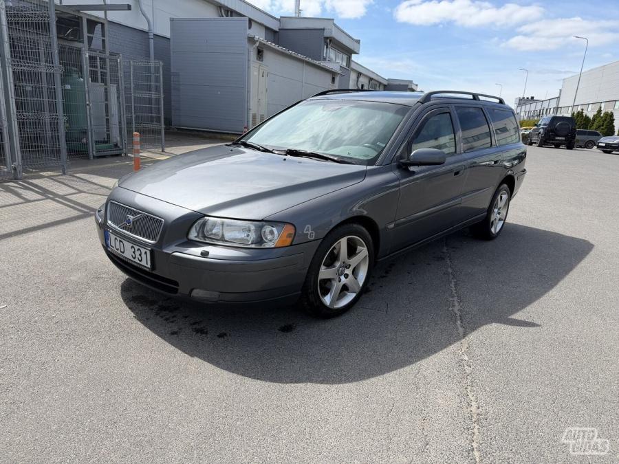 Volvo V70 2005 Viļņa, ar dzinēja tilpumu 2.40 L un nobraukumu 397 tūkst. km par 2200 €, foto 1 vietnē AUTOMOTO.COM.LV