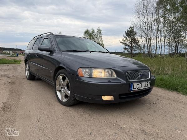 Volvo V70 2005 Viļņa, ar dzinēja tilpumu 2.40 L un nobraukumu 397 tūkst. km par 2200 €, foto 3 vietnē AUTOMOTO.COM.LV