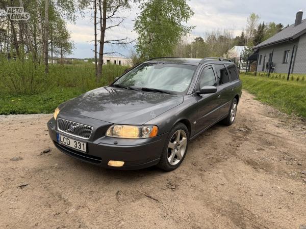 Volvo V70 2005 Viļņa, ar dzinēja tilpumu 2.40 L un nobraukumu 397 tūkst. km par 2200 €, foto 5 vietnē AUTOMOTO.COM.LV