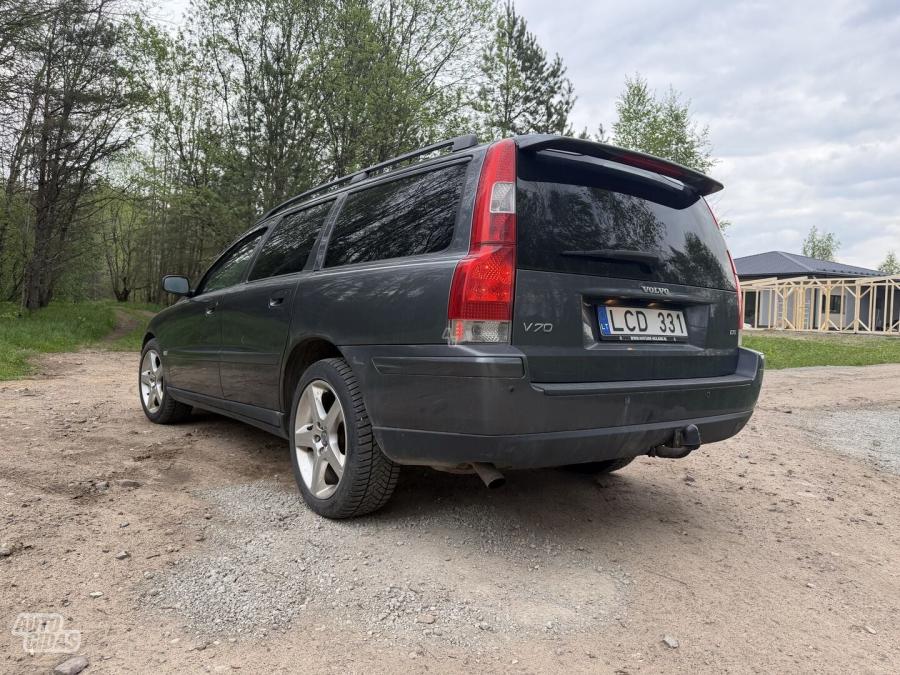 Volvo V70 2005 Viļņa, ar dzinēja tilpumu 2.40 L un nobraukumu 397 tūkst. km par 2200 €, foto 7 vietnē AUTOMOTO.COM.LV