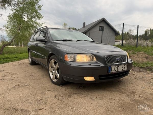 Volvo V70 2005 Viļņa, ar dzinēja tilpumu 2.40 L un nobraukumu 397 tūkst. km par 2200 €, foto 7 vietnē AUTOMOTO.COM.LV