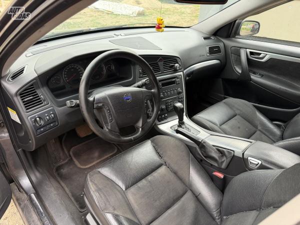 Volvo V70 2005 Viļņa, ar dzinēja tilpumu 2.40 L un nobraukumu 397 tūkst. km par 2200 €, foto 8 vietnē AUTOMOTO.COM.LV