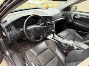 Volvo V70 2005 Viļņa, ar dzinēja tilpumu 2.40 L un nobraukumu 397 tūkst. km par 2200 €, foto 9 vietnē AUTOMOTO.COM.LV
